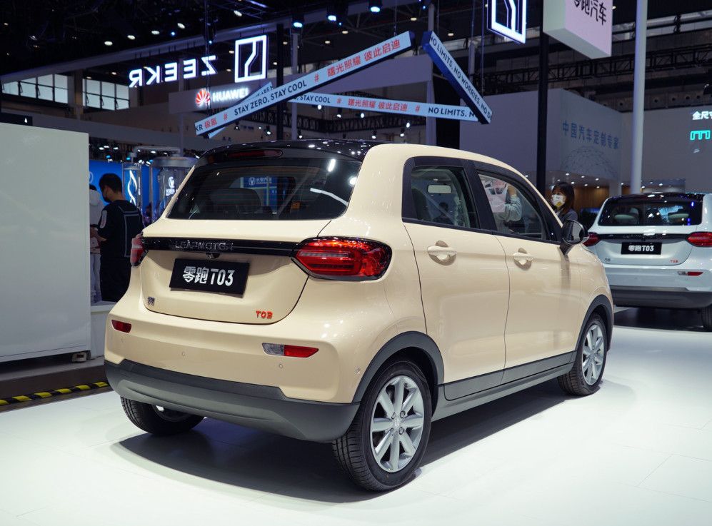 5 Doors 4 Seats Leap Motor T03 Mini Car 403KM 0.6H Quick Charge