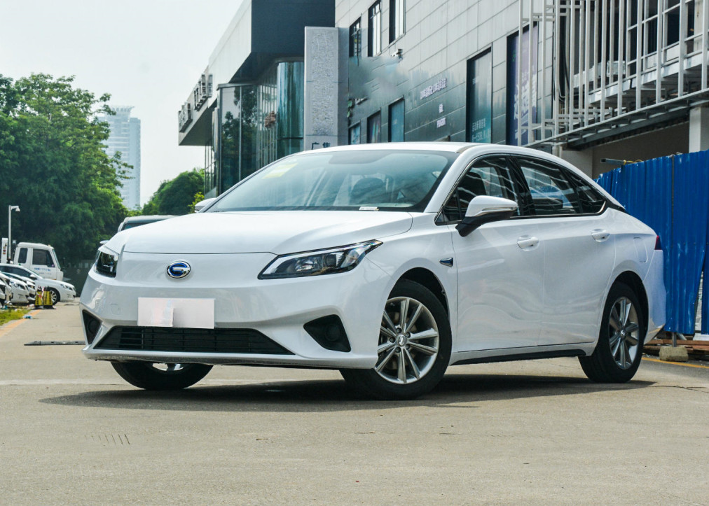 4 در 5 صندلی AION برقی ماشین 410KM-510KM Gac AION S Ev