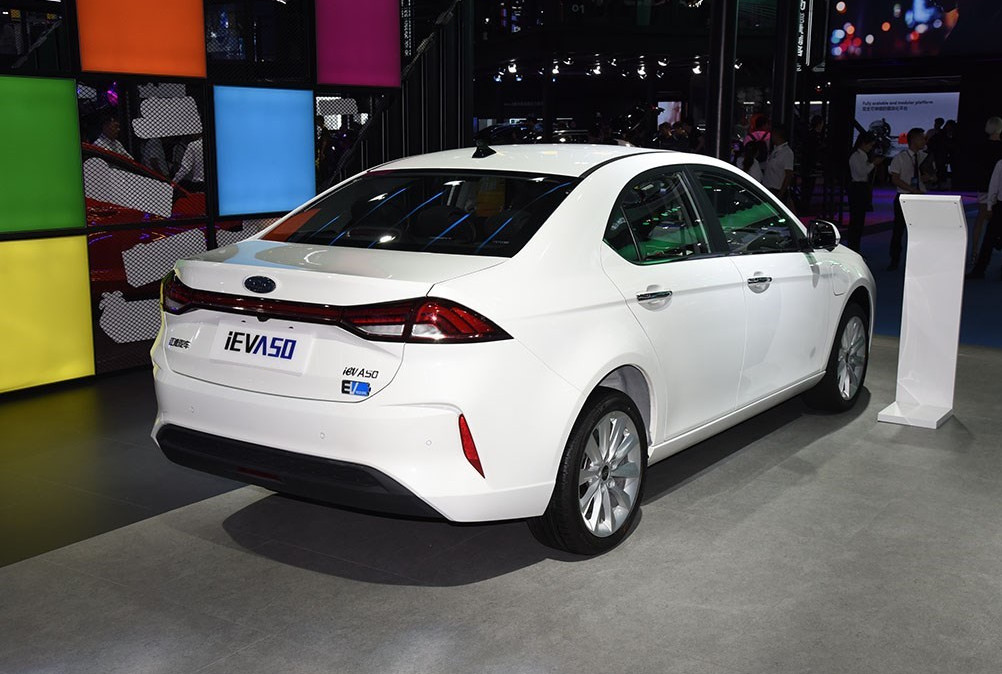 JAC IEVA50 Jianghuai 2020-2021 Auto Electric Vehicle 350-402KM 4 Doors 5 Seats